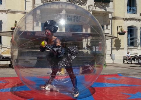 Animation artiste dans sa bulle - Agence Paloma